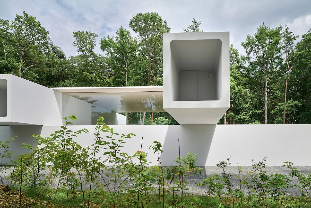 프리캐스트 콘크리트 사각터널로 만든 집 Nendo Culvert Guesthouse