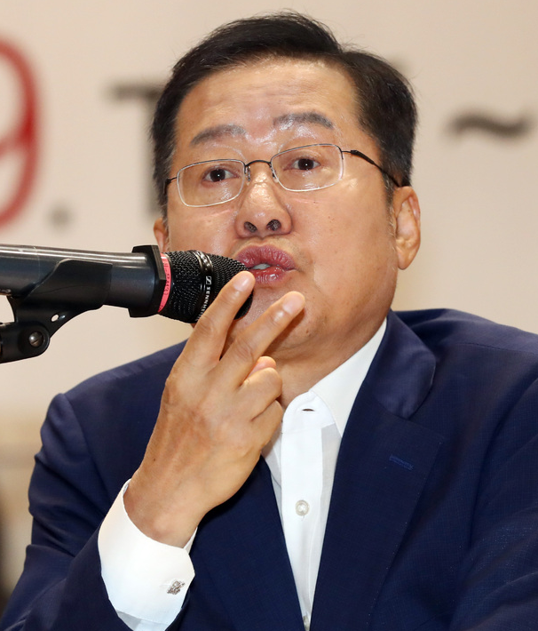 홍준표 국회의원 프로필 나이 학력 출신고등학교 고향 약력 유튜브 홍카콜라 정보 꿀단지