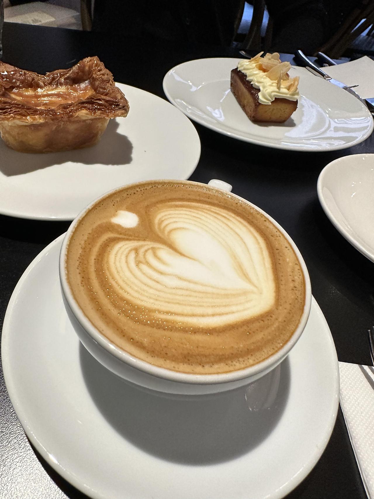 [호주] 시드니 찐 분위기 맛집 카페 추천!! "Picco_leo" 호주 에그타르트 맛집, 호주 라떼아트