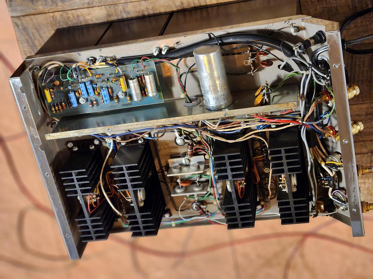 보기드믄 Mcintosh 맥킨토시 Mc2100 파워엠프 입니다 단자밎 전원 스위치 채용한 제품 오리지널 켄tr구성 Stock
