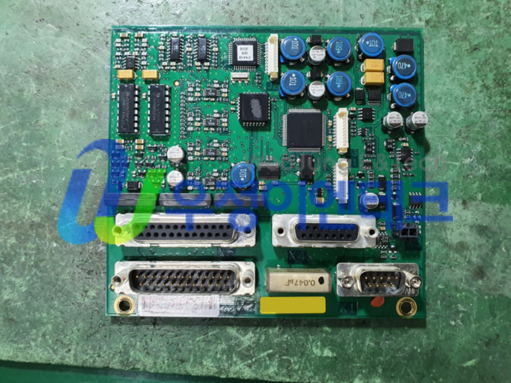 ABB ROBOT SMB BOARD / DSQC633 3HAC021905-001 04