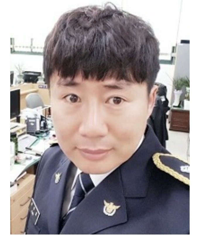 성범죄 의혹 프로파일러 배우 김혜수와는 어떤 인연 민간 자격증을 무단으로 발급해주는 최면 학회를 만든 뒤 여성 제자들에게