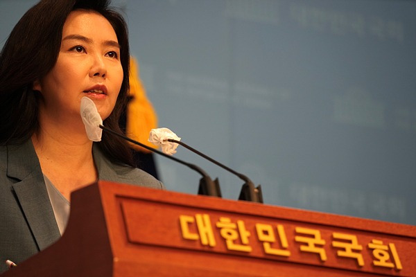강유정 국회의원 프로필 교수 프로필 나이 남편 의원