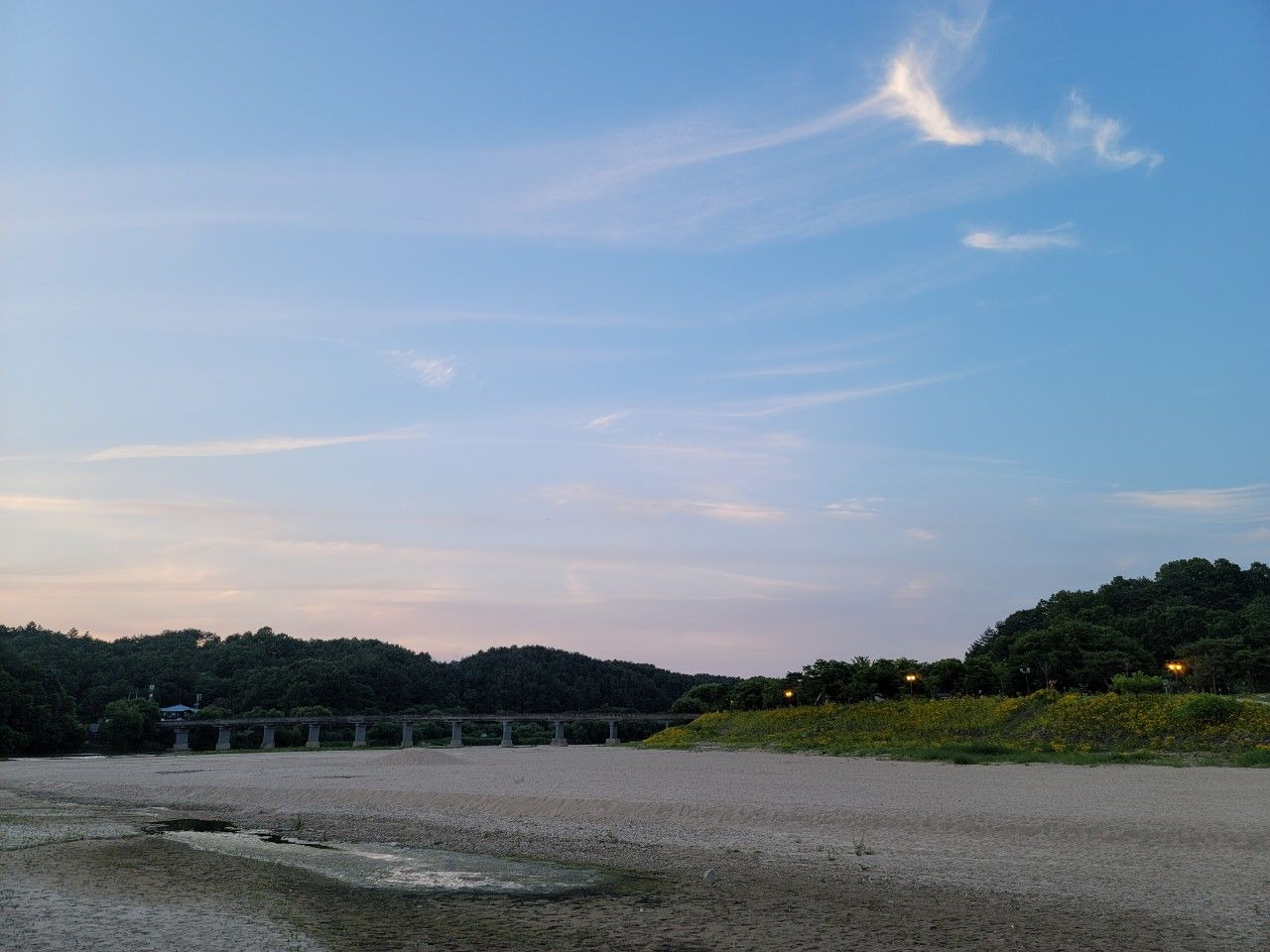 영주 가볼 만한 곳 무섬마을 외나무다리로 건너는 가을과 봄의 절경