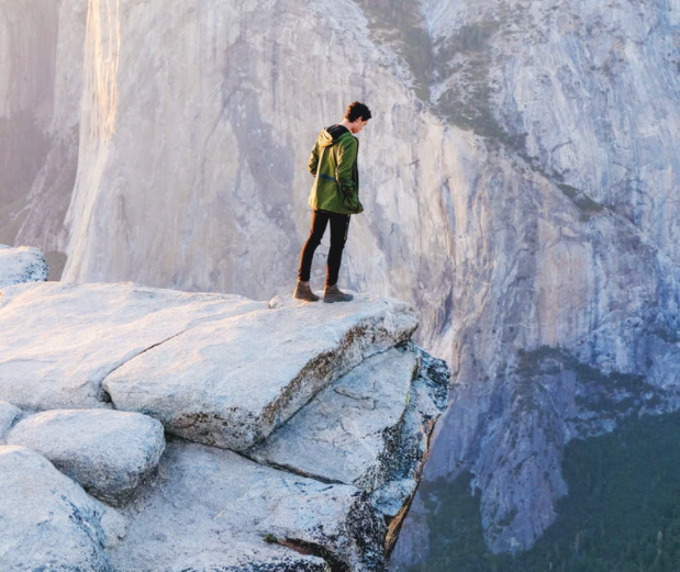 On the edge 뜻? Living on the edge 뜻?