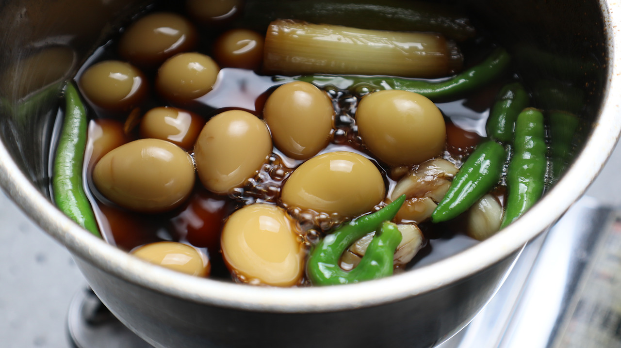 이렇게 몇번만 만들면 몸에 바로 베어서 언제든 맛있는 메추리알장조림을 만들수 있답니다
