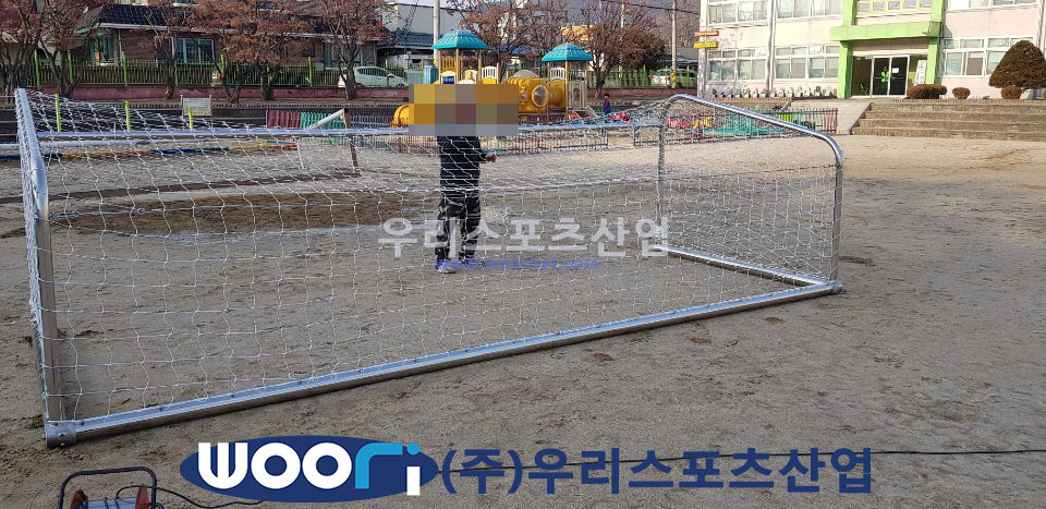 양주남면초등학교 축구골대스텐초등용 축구골대기둥보호대 설치사진입니다