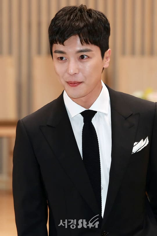 연우진 프로필 나이 본명 리즈 과거얼굴 여자친구 키