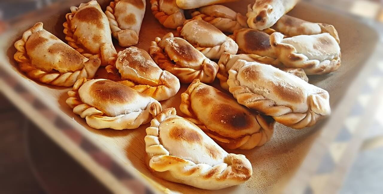 아르헨티나 대표음식 엠파나다empanadas와 알파호레스 Alfajores의 매력