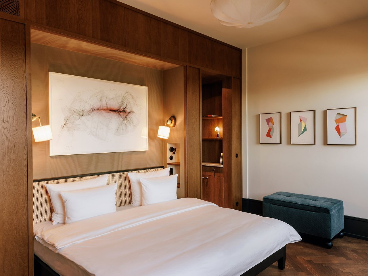 *레트로보다 클래식에 더 가깝게 Irina Kromayer designs Château Royal hotel to feel ...