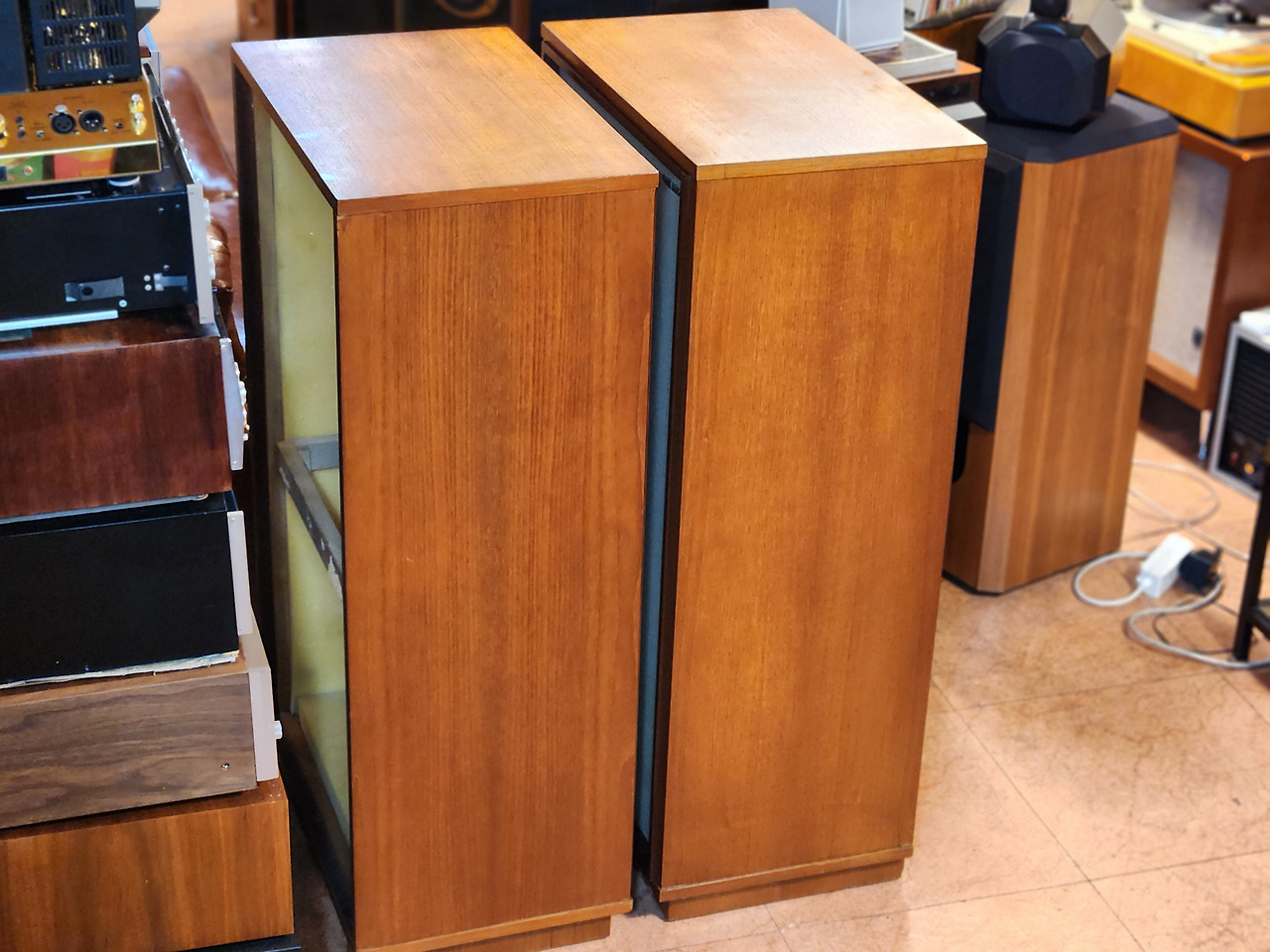 영국 Tannoy 탄노이 명기 Hpd385a Rectangular스피커 입니다 렉탱귤러 오리지널 인클로우져수납 극상품
