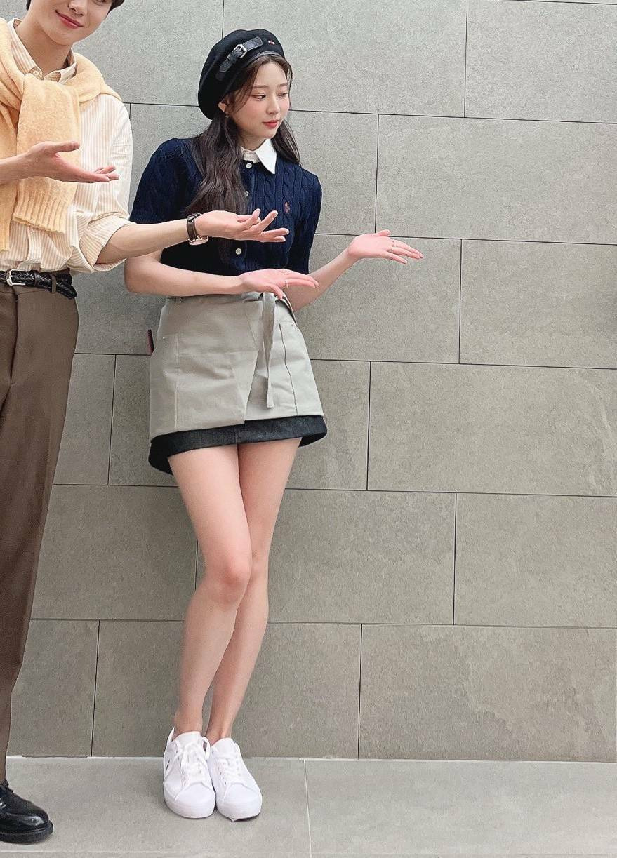 김민주 프로필 리즈 데뷔전 과거사진 성격 레전드 직캠 몸매 키