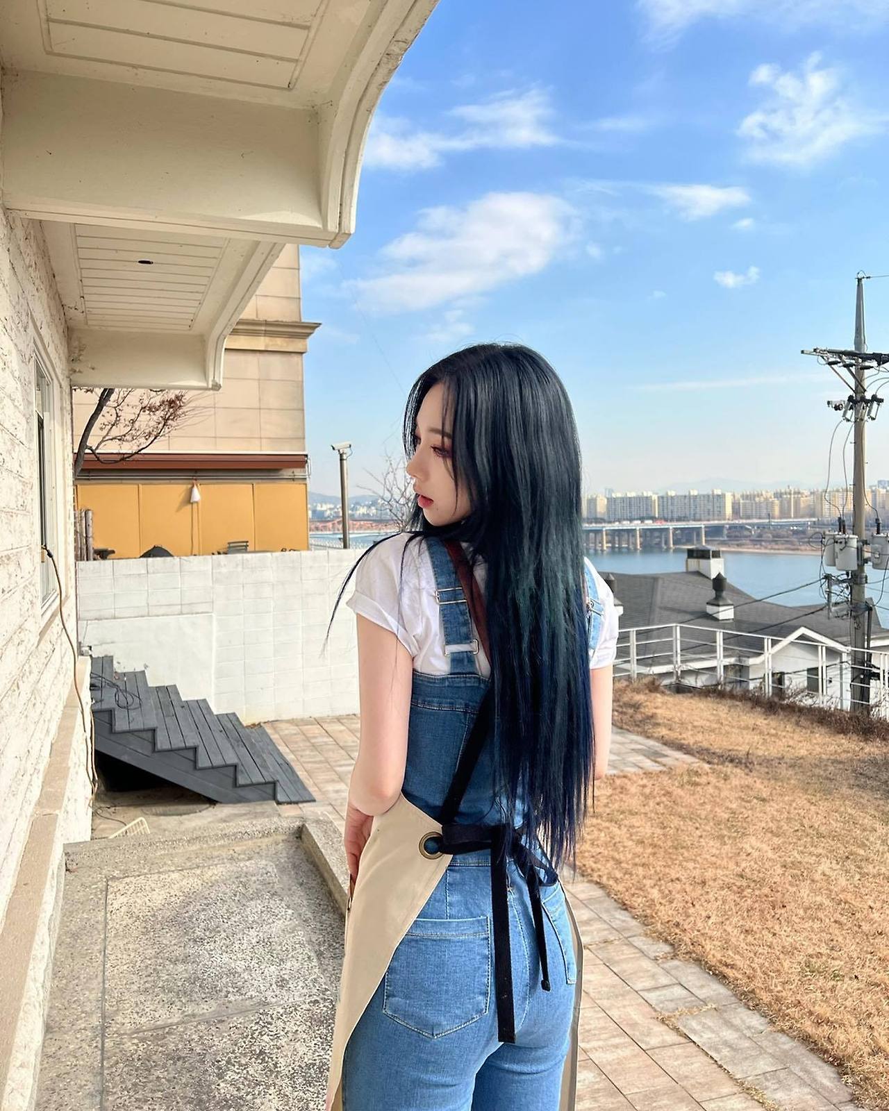 머리에 별걸 다 얹어놔도 이쁜 에스파 카리나 검스 움짤 — 스타들의★ 근황을 모아서