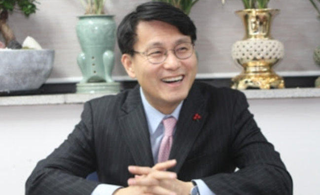 윤상현 의원 프로필 부인 가족관계 지역구 국회의원 선거 당선 이력 국민의힘 당대표 출마