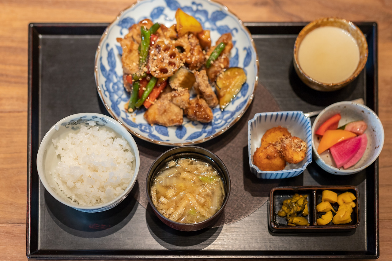 쌀가게의 트렌드한 변신 아코메야 도쿄(AKOMEYA TOKYO)