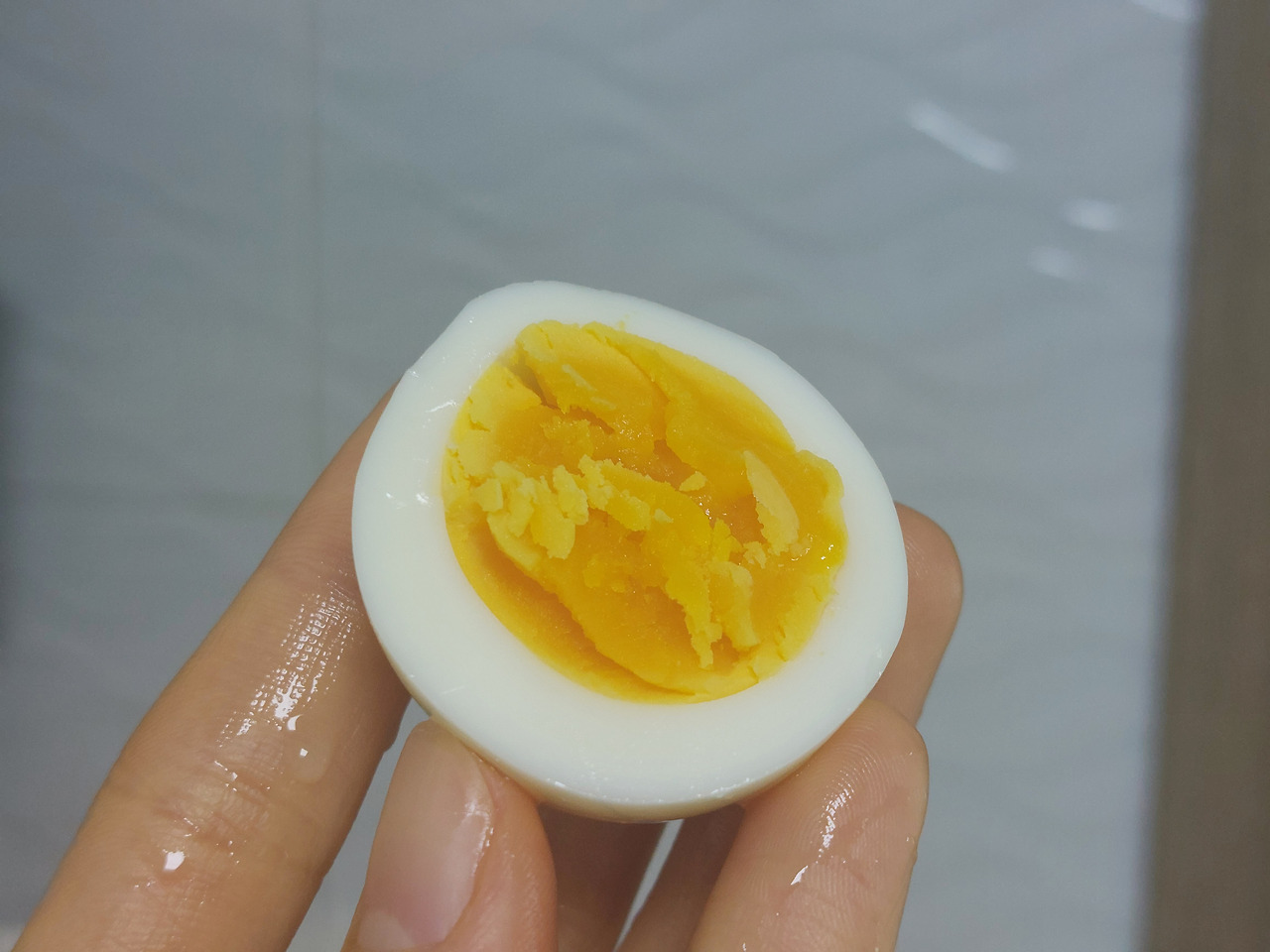 계란 껍질 잘 까지게 삶는 법 이것만 알면 소금 식초 찬물 필요없어요 5분전 유용한 건강 요리 소식