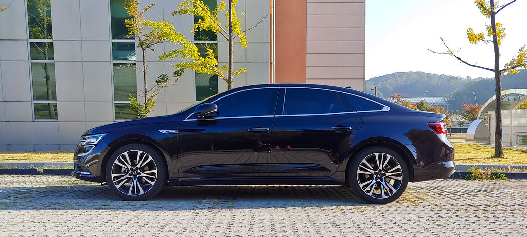 르노삼성 2021 SM6 연비와 가격 및 제원 알아봅시다