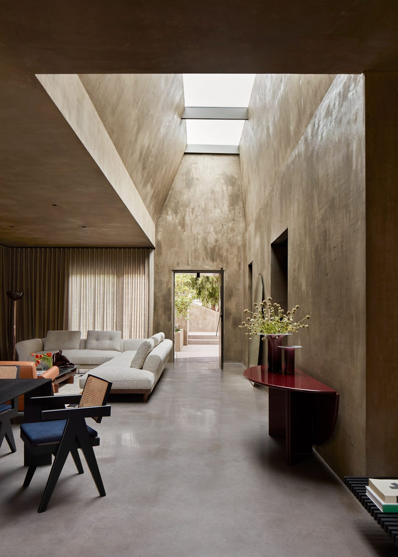 *자연의 질감을 담은 현대적 주거 공간 State of Kin uses hemp render to create family ...