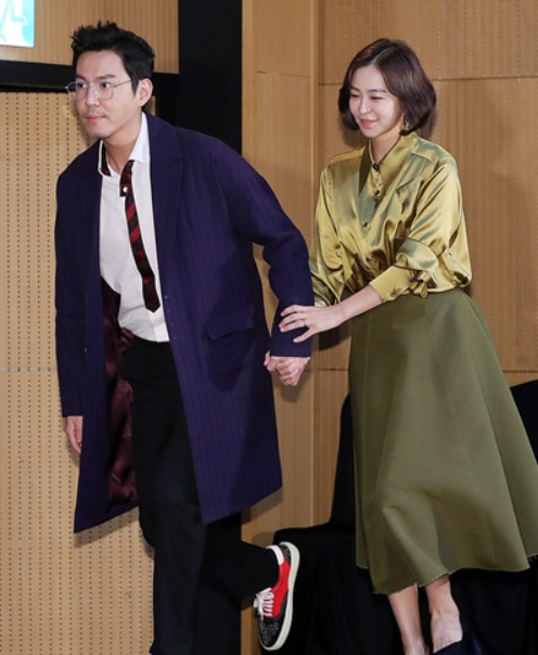 속도 위반으로 애가 생겨서 결혼 했는데 결혼 11년 차에도 신혼부부처럼 알콩달콩한 부부