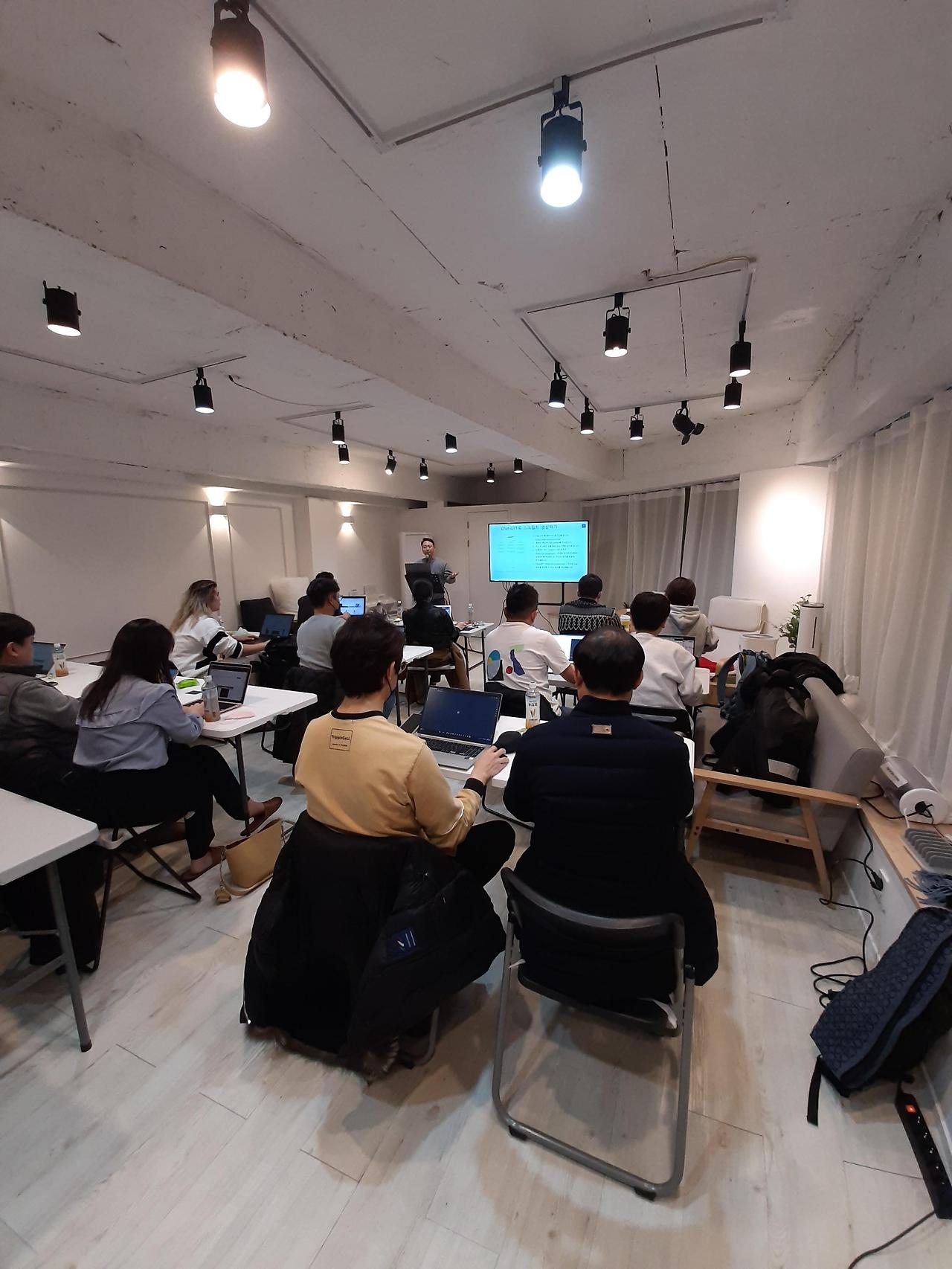 Chatgpt로 유튜브 동영상 만들기와 Ai로 책써서 출판하기 강의 및 챗gpt 스터디 Tv익사이팅