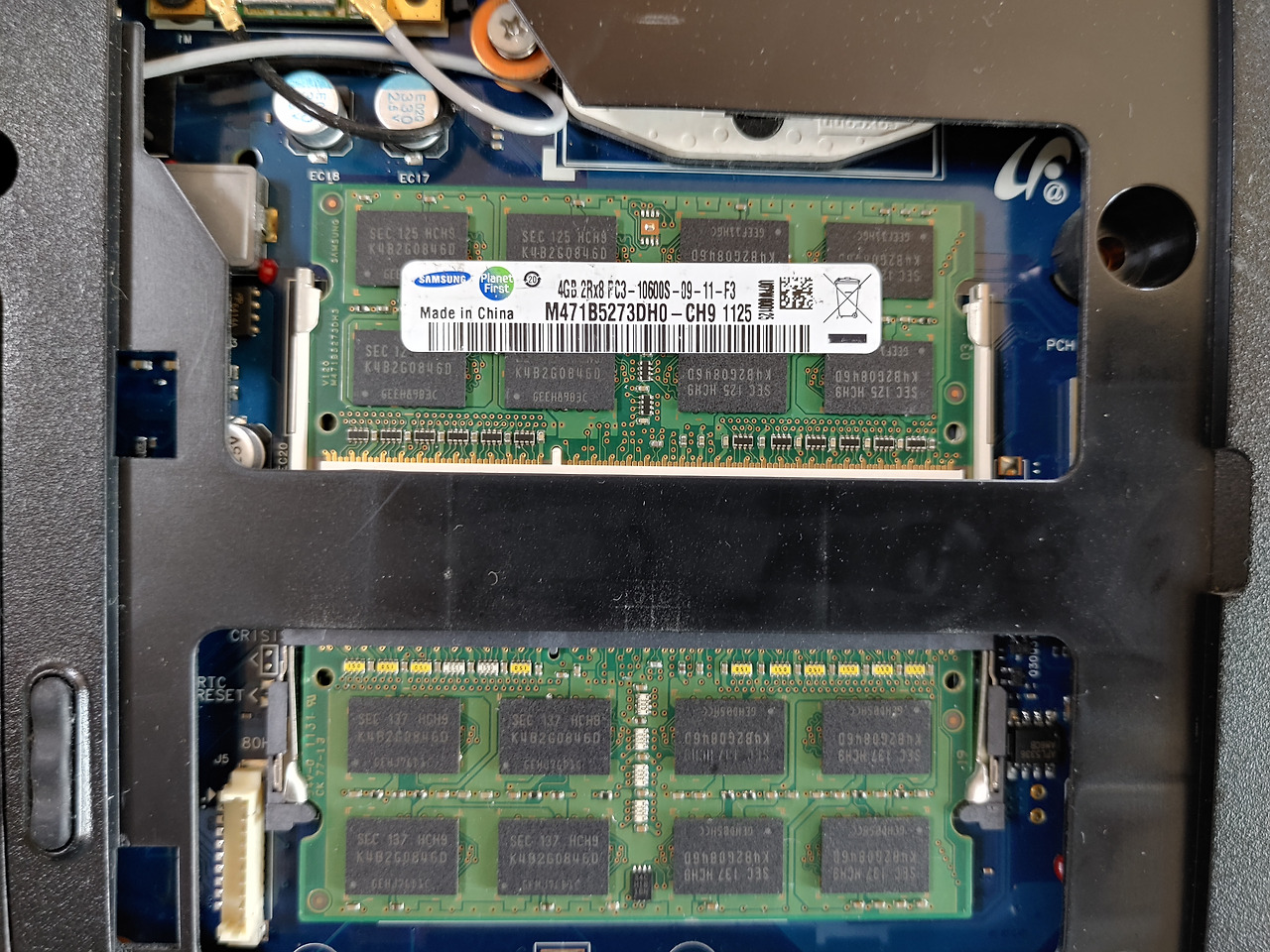 오래된 삼성 노트북(NT-R590-PS76) 메모리(RAM) 업그레이드 - Digital Pioneer.net