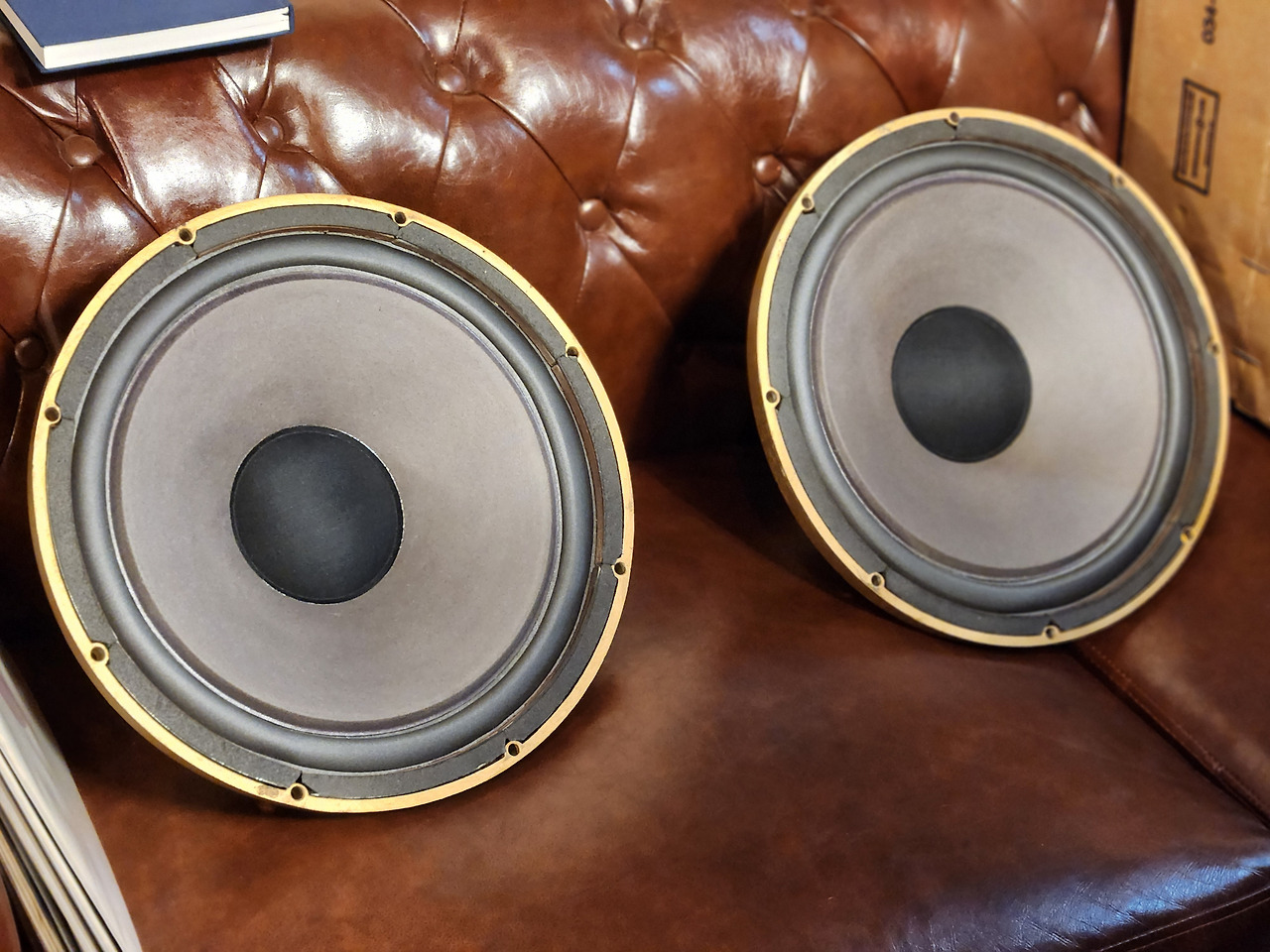 영국 Tannoy 탄노이 명기 Hpd385a Rectangular스피커 입니다 렉탱귤러 오리지널 인클로우져수납 극상품