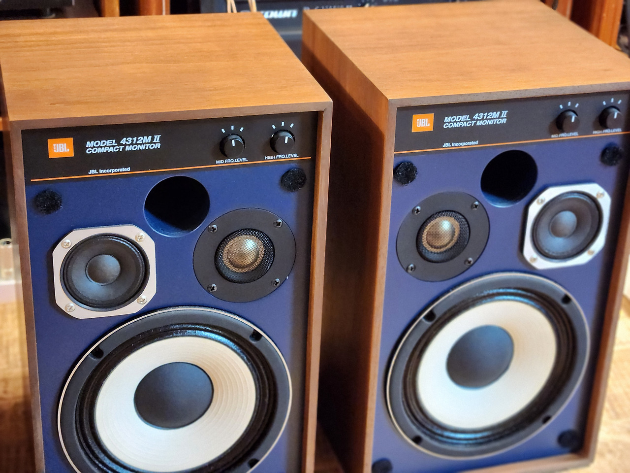 JBL 베스트셀러 4312M-MK2 스피커 입니다 -극상품-(Stock-out)