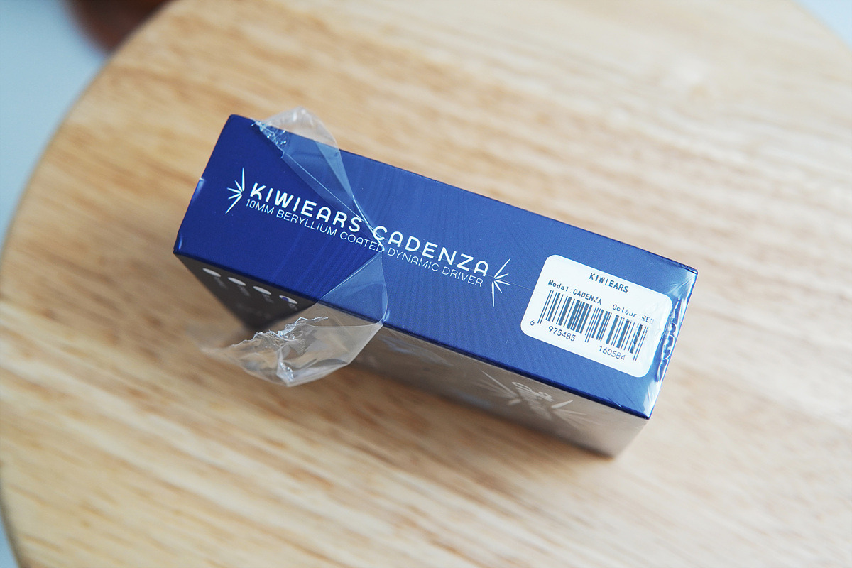 뒤끝없이 깔끔하게! 키위이어스 카덴자(Kiwi Ears Cadenza) 이어폰