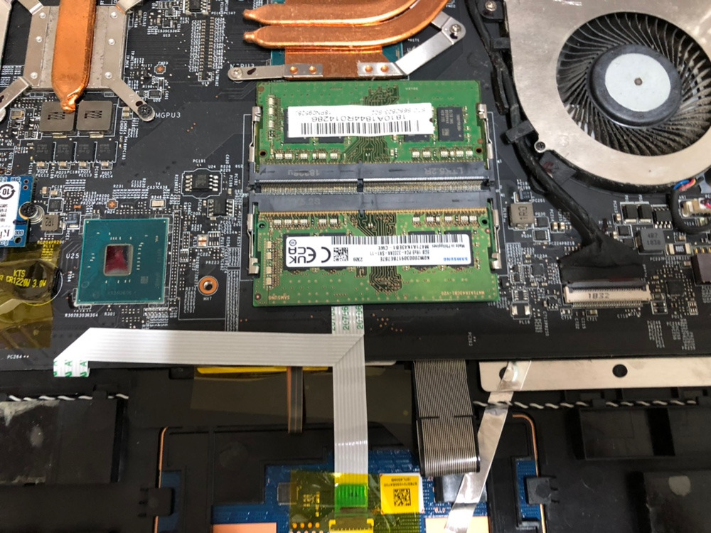 집에서 MSI 게이밍 노트북 RAM과 SSD 추가하기