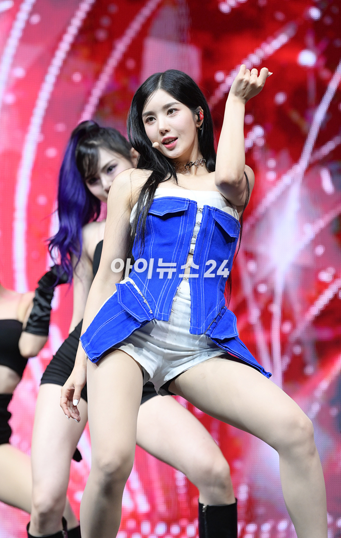 권은비 글로벌 차트 점령서머퀸 굳히기