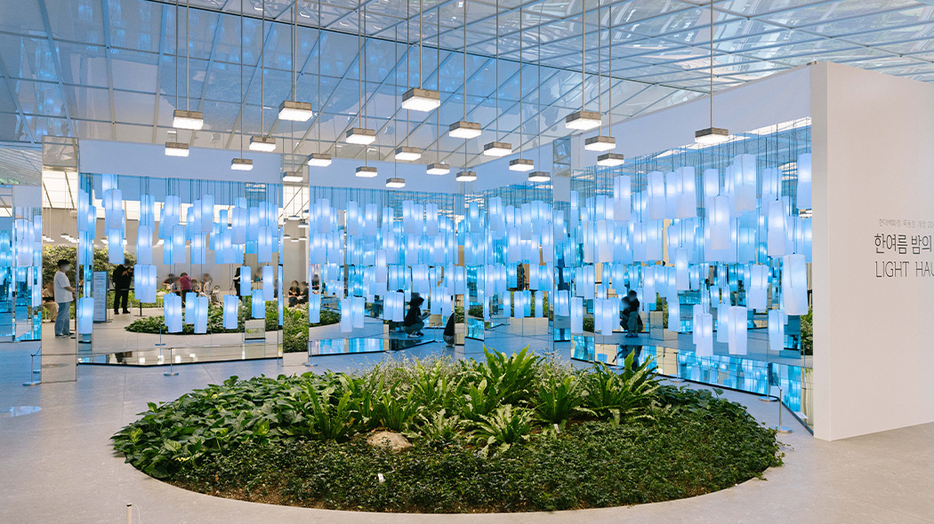 감각을 깨우는 한여름 밤의 꿈, LIGHT HAUS