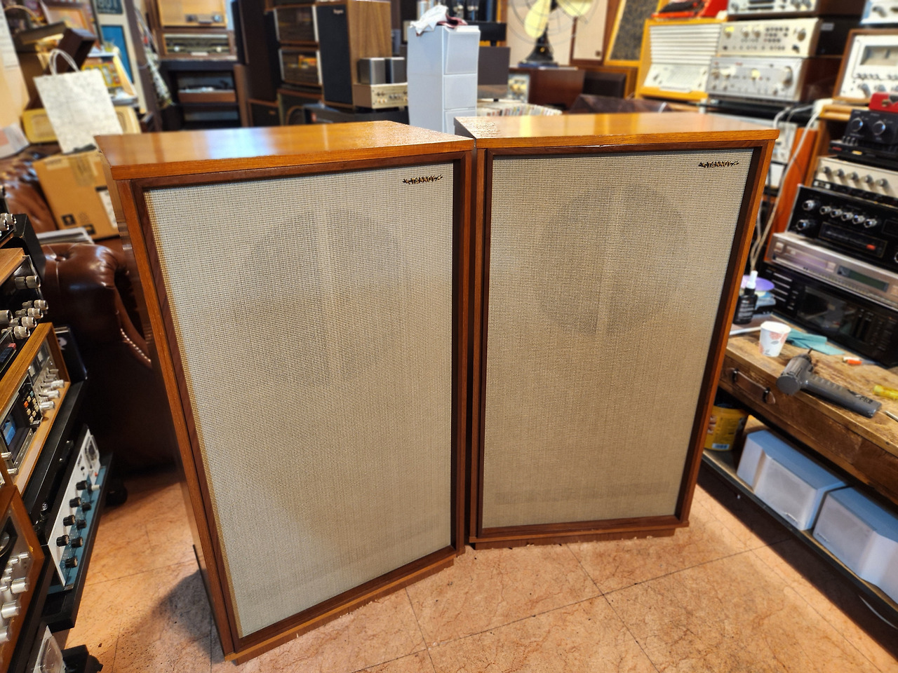 영국 Tannoy 탄노이 명기 Hpd385a Rectangular스피커 입니다 렉탱귤러 오리지널 인클로우져수납 극상품