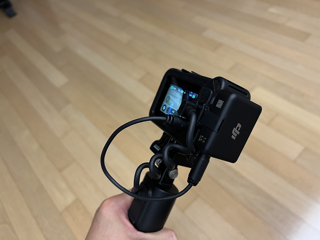 GoPro 고프로를 위한 외장마이크, 2채널 무선 마이크 DJI MIC (Rode Wireless Go2 와의 비교)