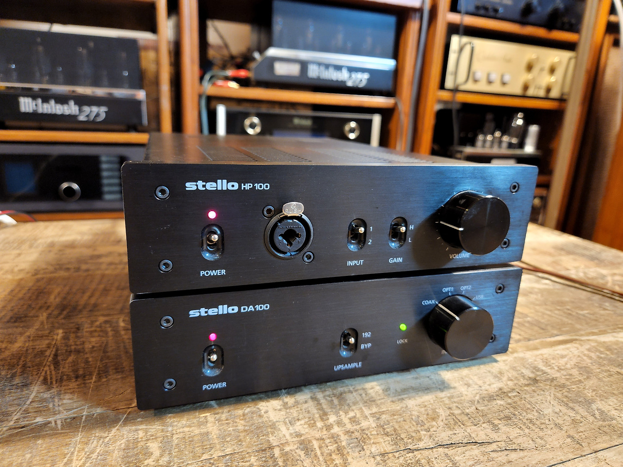 Stello 스텔로사의 HP100 프리엠프와 DA100 DAC 구성입니다(Stock-out)