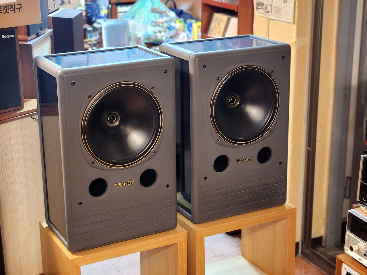 영국 Tannoy 탄노이 Dmt 12 Mk2 모니터용 스피커 입니다 A급 Stock Out
