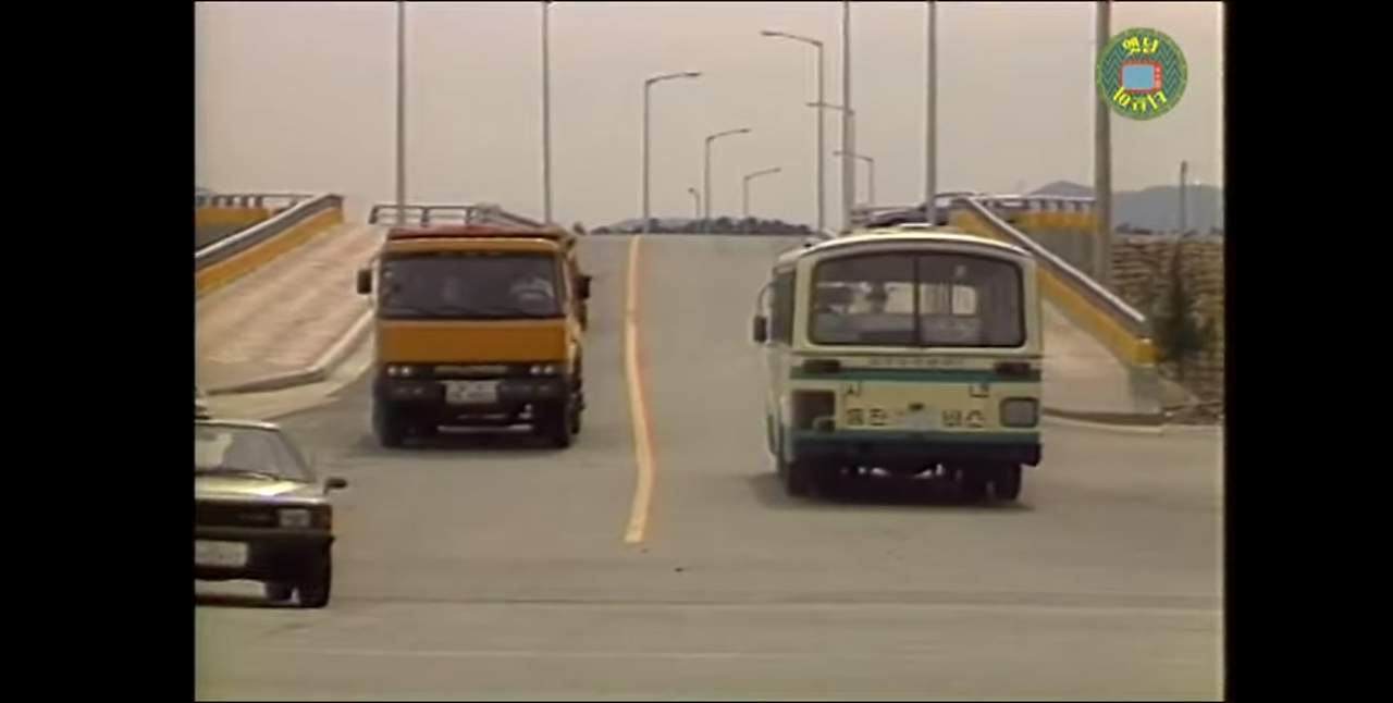 동진버스 현대 RB520L