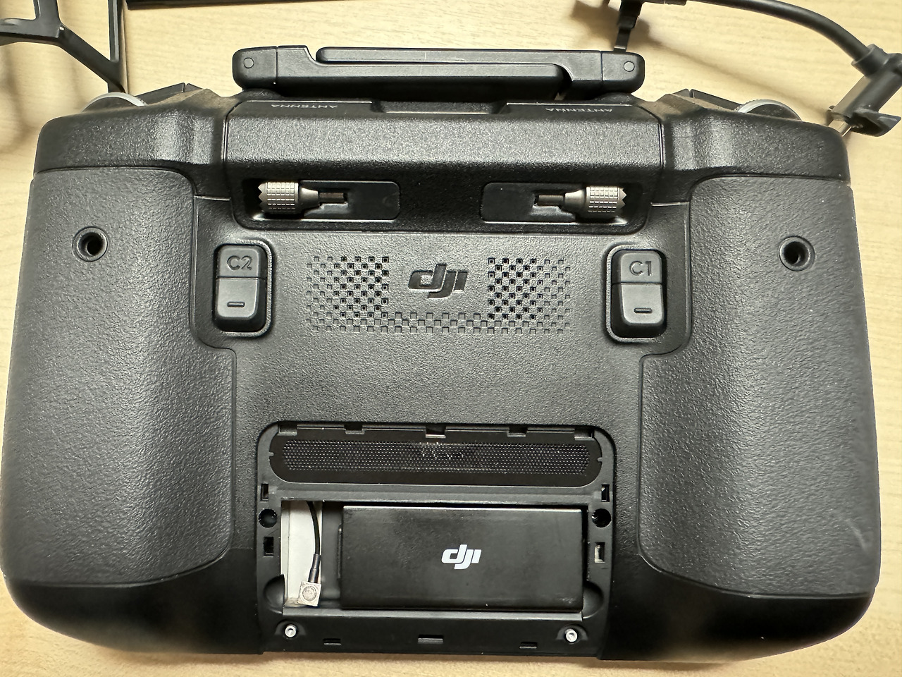 DJI RC Pro 조종기에 유심칩 넣는 방법! LTE신호만 있다면 어디서든 인터넷 연결 가능!!