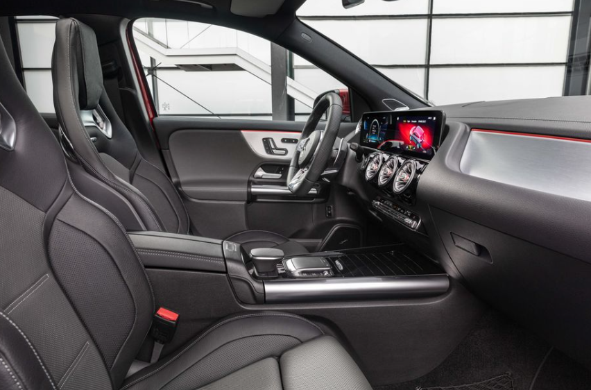 2023년 메르세데스 벤츠 Amg Gla 클래스 Gla45 가격 및 연비 내부 인테리어 포토 공간 정보