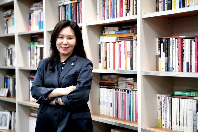 강유정 국회의원 교수 프로필 나이 남편 결혼 이재명 대선 캠프