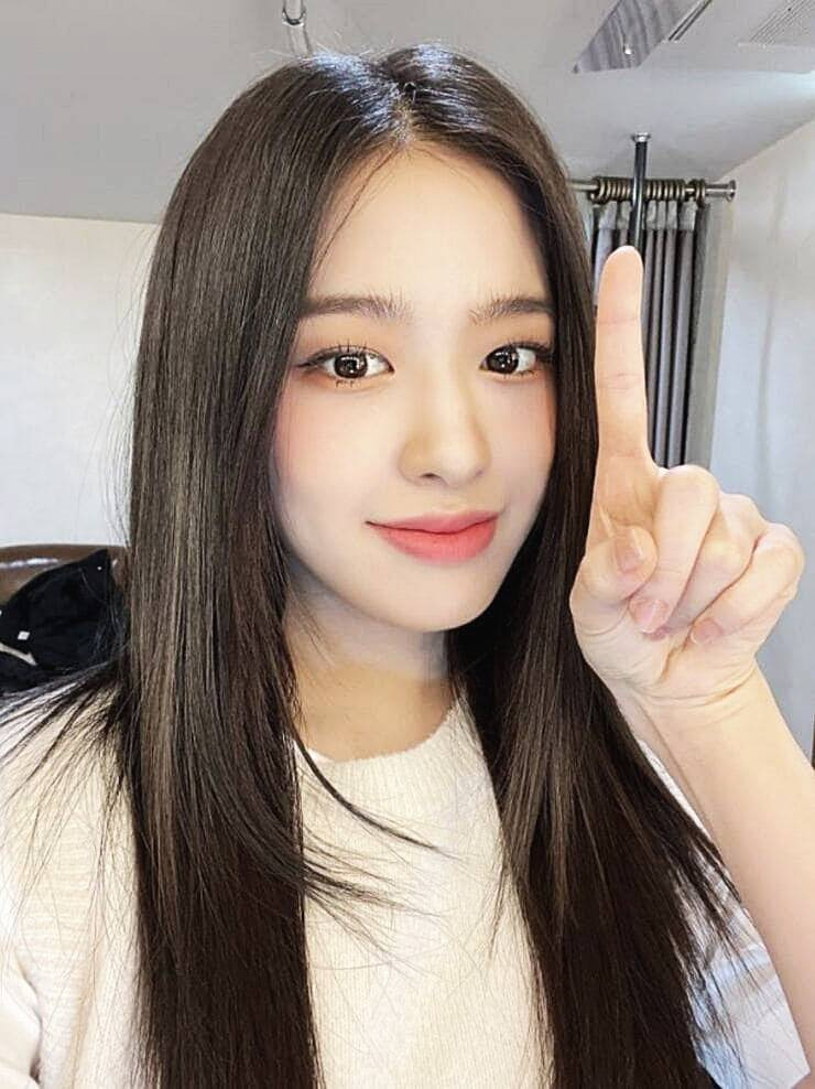 안유정 데뷔 아이즈원 아이브