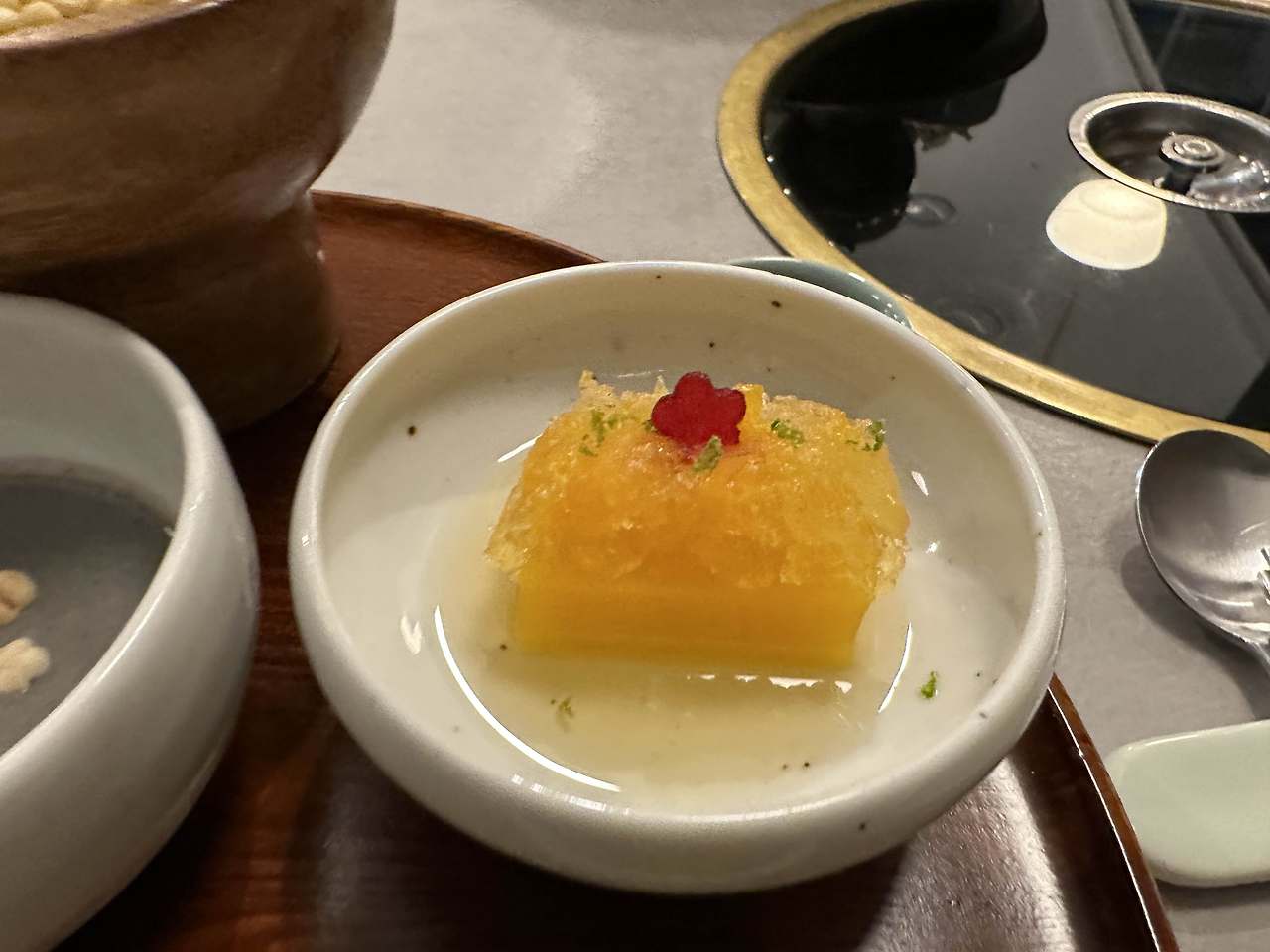 성수 서울로인 디너 코스 서울숲 갤러리아포레 뚝섬역 한식 코스요리 맛집 추천 말랑한 호랑이의 숲