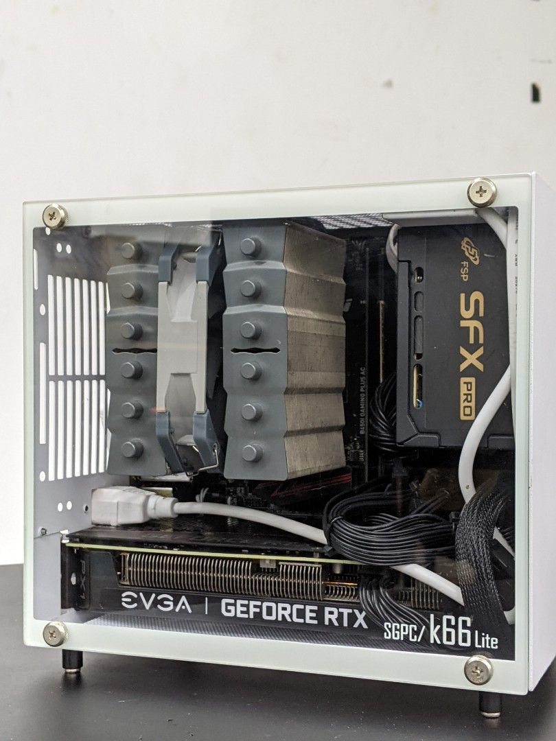 또 SFF 병이 도져서 콘솔을 대신할 PC를 만들어 버렸다. feat. Aklla A2