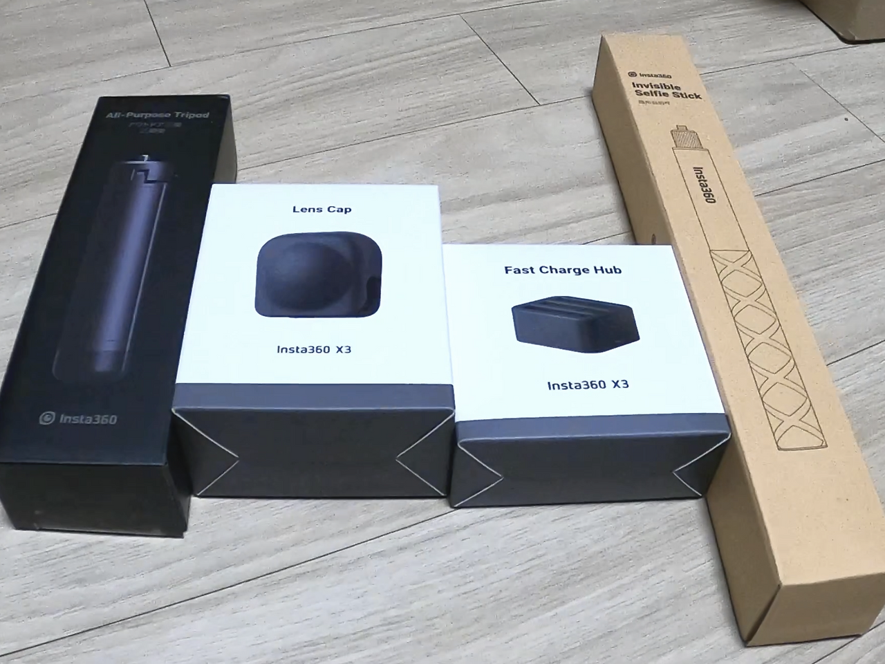 https://Hybridego.net/ :: Insta360 x3 개봉기 (인비저블 셀피 스틱, 만능 삼각대, 렌즈 캡, 배터리 충전기)
