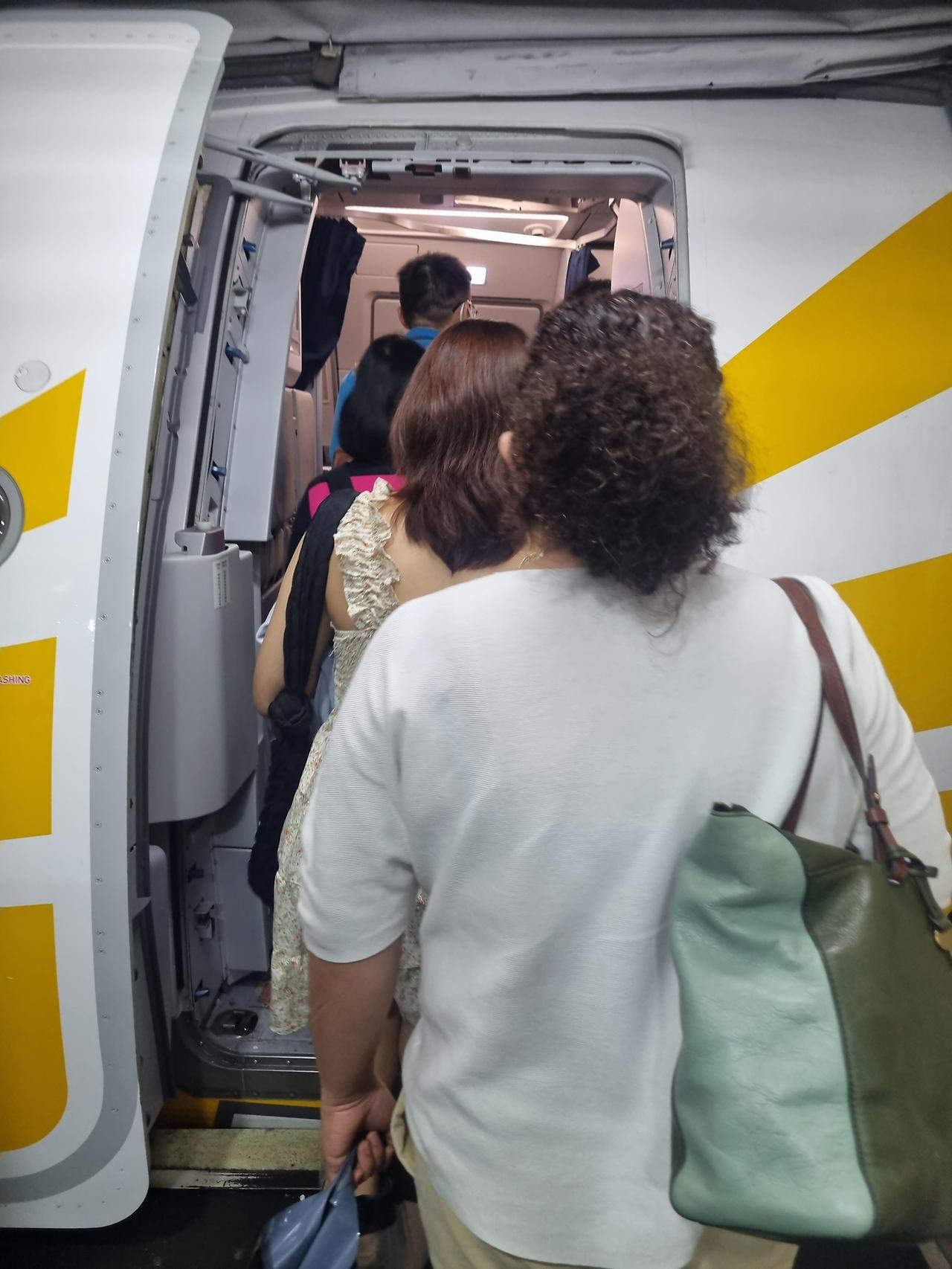 말레이시아 페낭-싱가포르 페낭국제공항 및 스쿠트항공 TR429 탑승후기