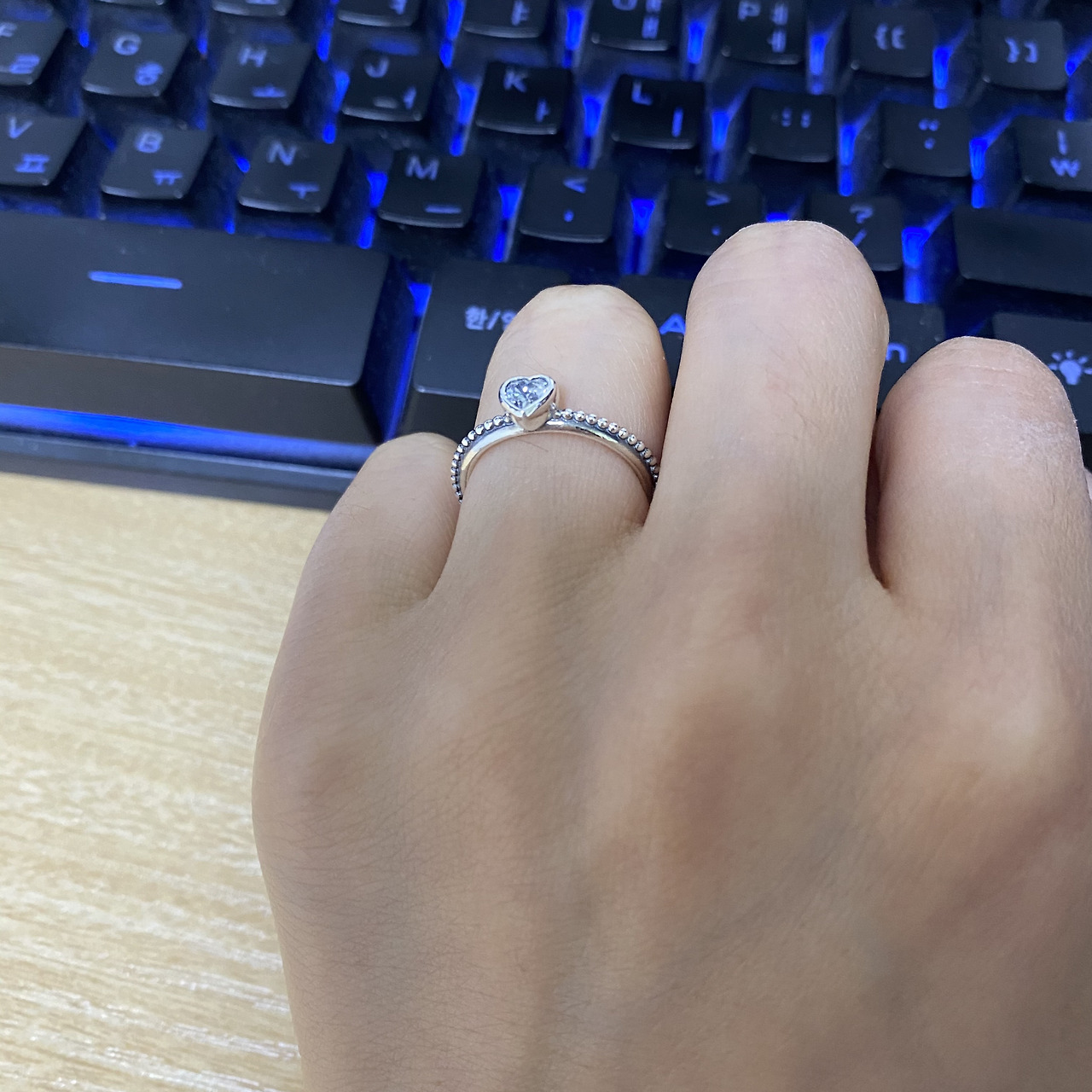 반지추천 '판도라(PANDORA)' 탄생석반지(191012NRG) + 원 러브실버 반지(190896CZ) 가격과 사이즈 후기 ...