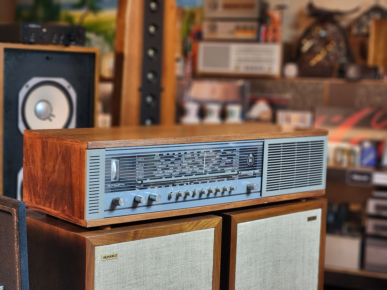 덴마크 B&O Beomaster 700 모노 탁상용 라디오 입니다(Stock-out)