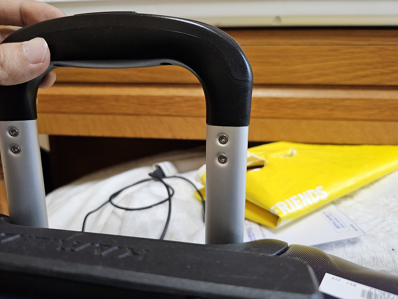 고장난 캐리어 손잡이 수리하기 :: kunaDiary();