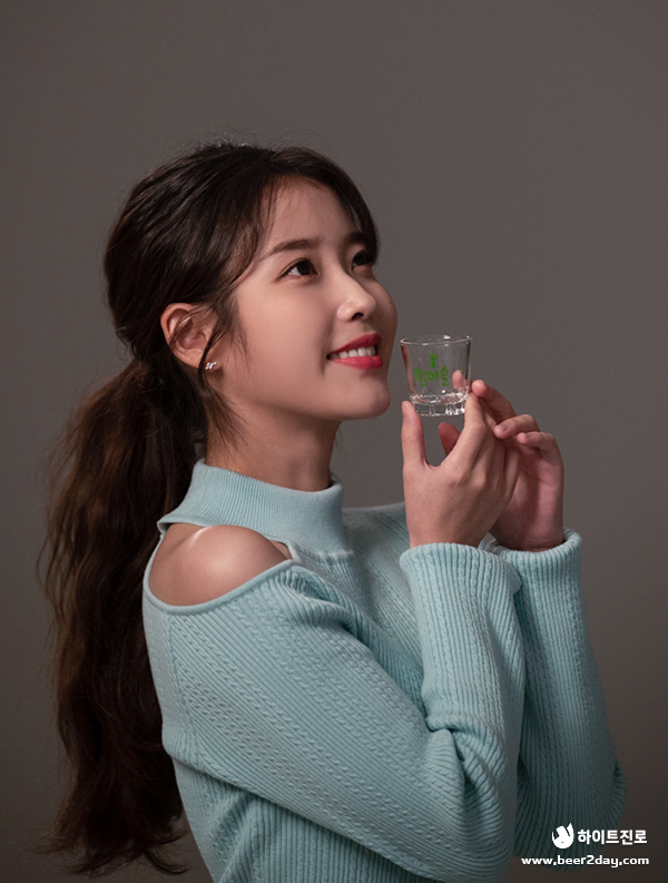 이슬 요정님의 사계절을 담은 참이슬 X 아이유 지면 촬영 현장 스케치