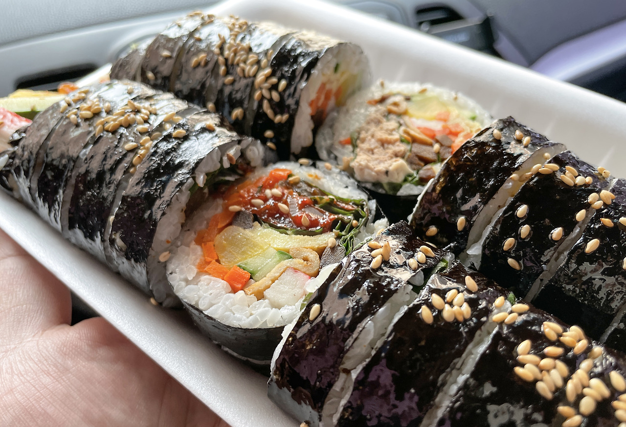 연희동 연희김밥 화끈하게 매운 오징어 김밥 맛집