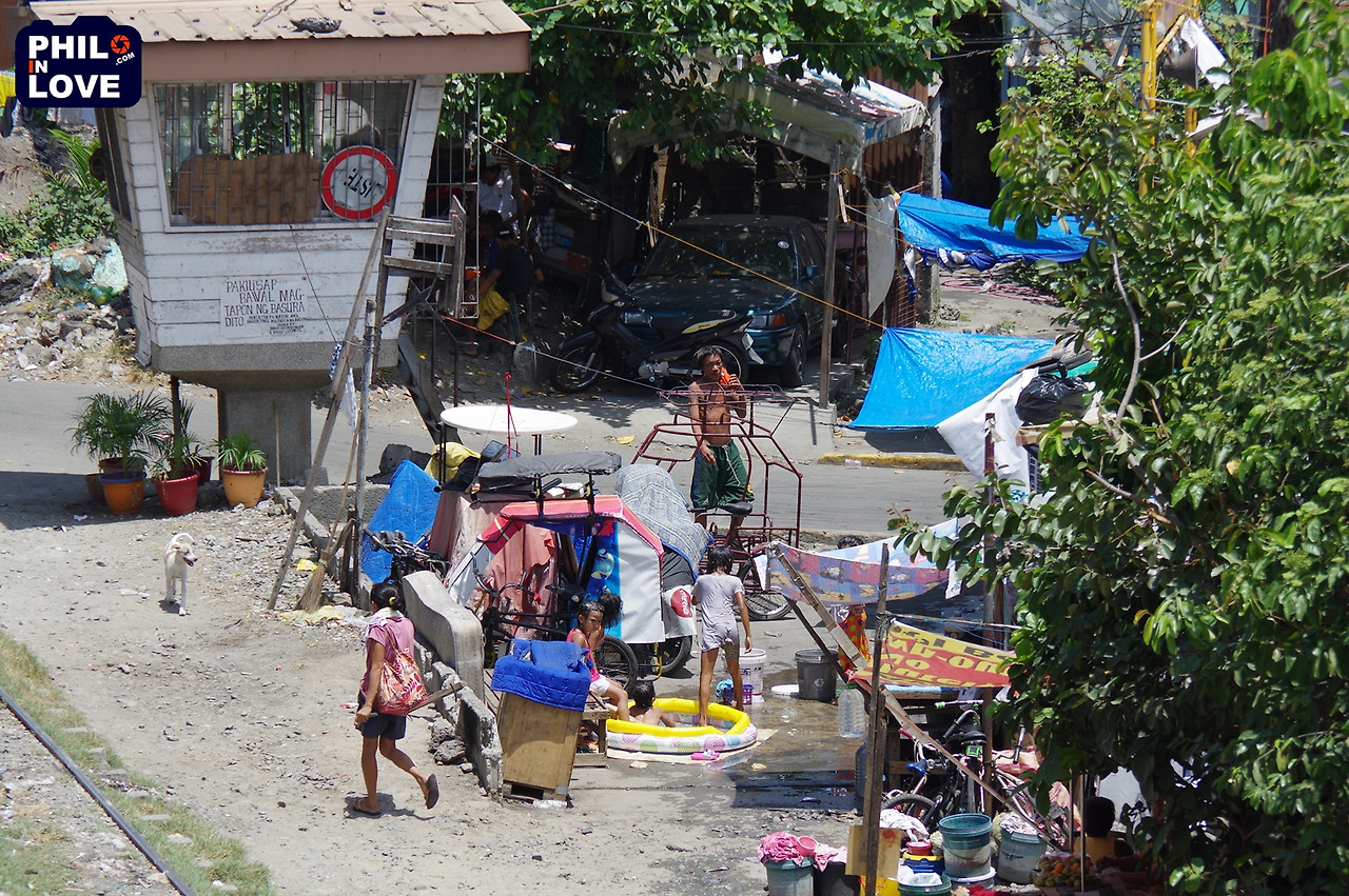 [필리핀 대중교통] PNR 철도의 기찻길 주변 트롤리(Trolley) 손수레